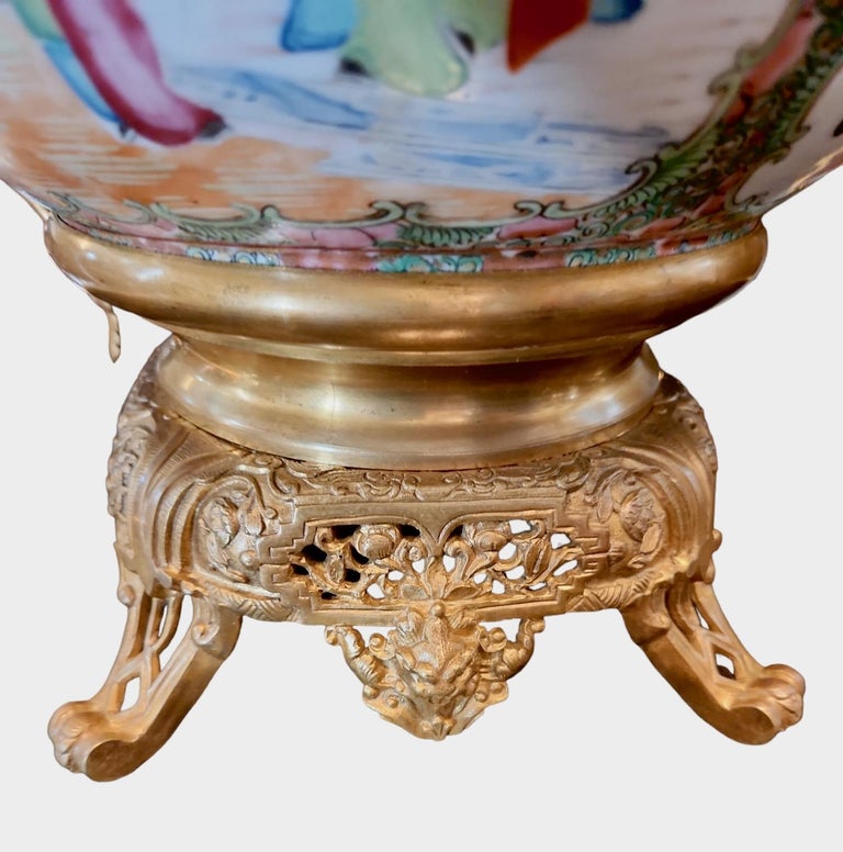 19th Century Bronze-Mounted Rose Medallion Center Piece For Sale at 1stDibs
