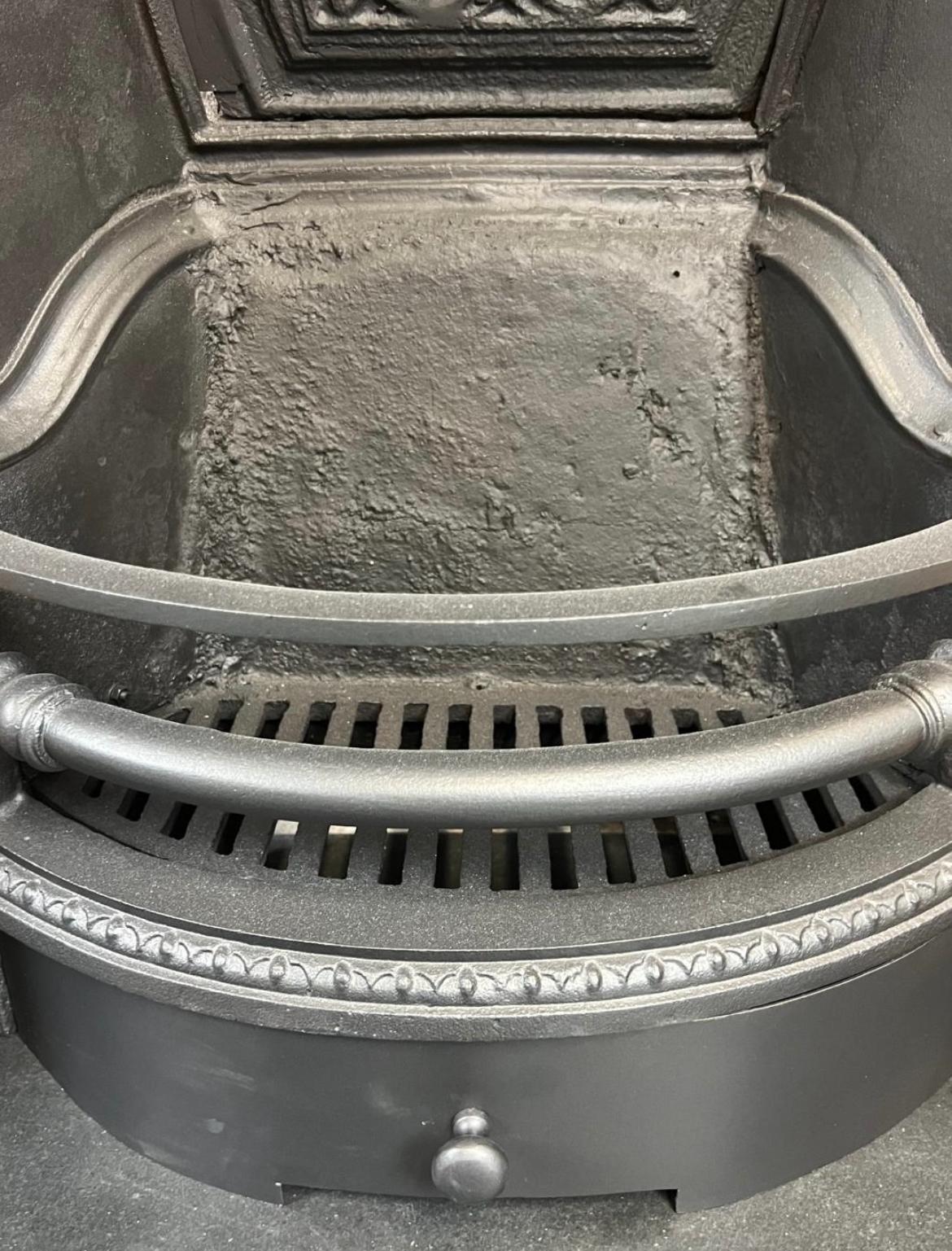 19th Century Cast Iron Tiled Fireplace Insert For Sale at 1stDibs