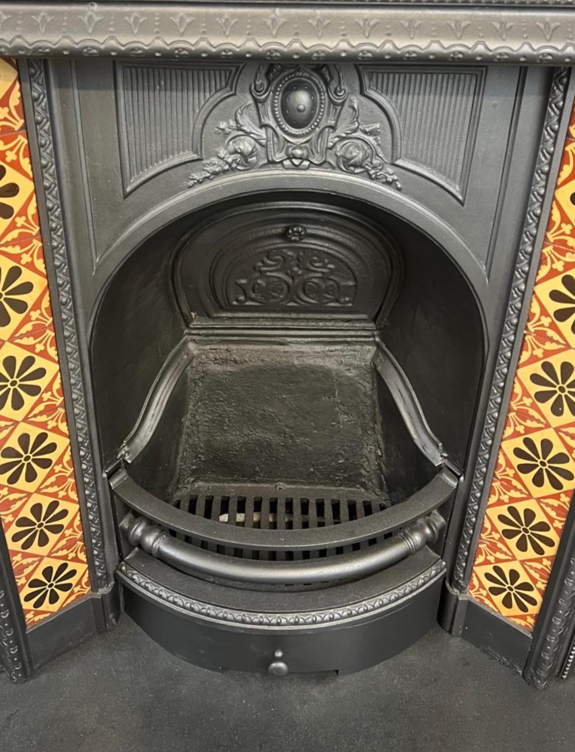 19th Century Cast Iron Tiled Fireplace Insert For Sale at 1stDibs