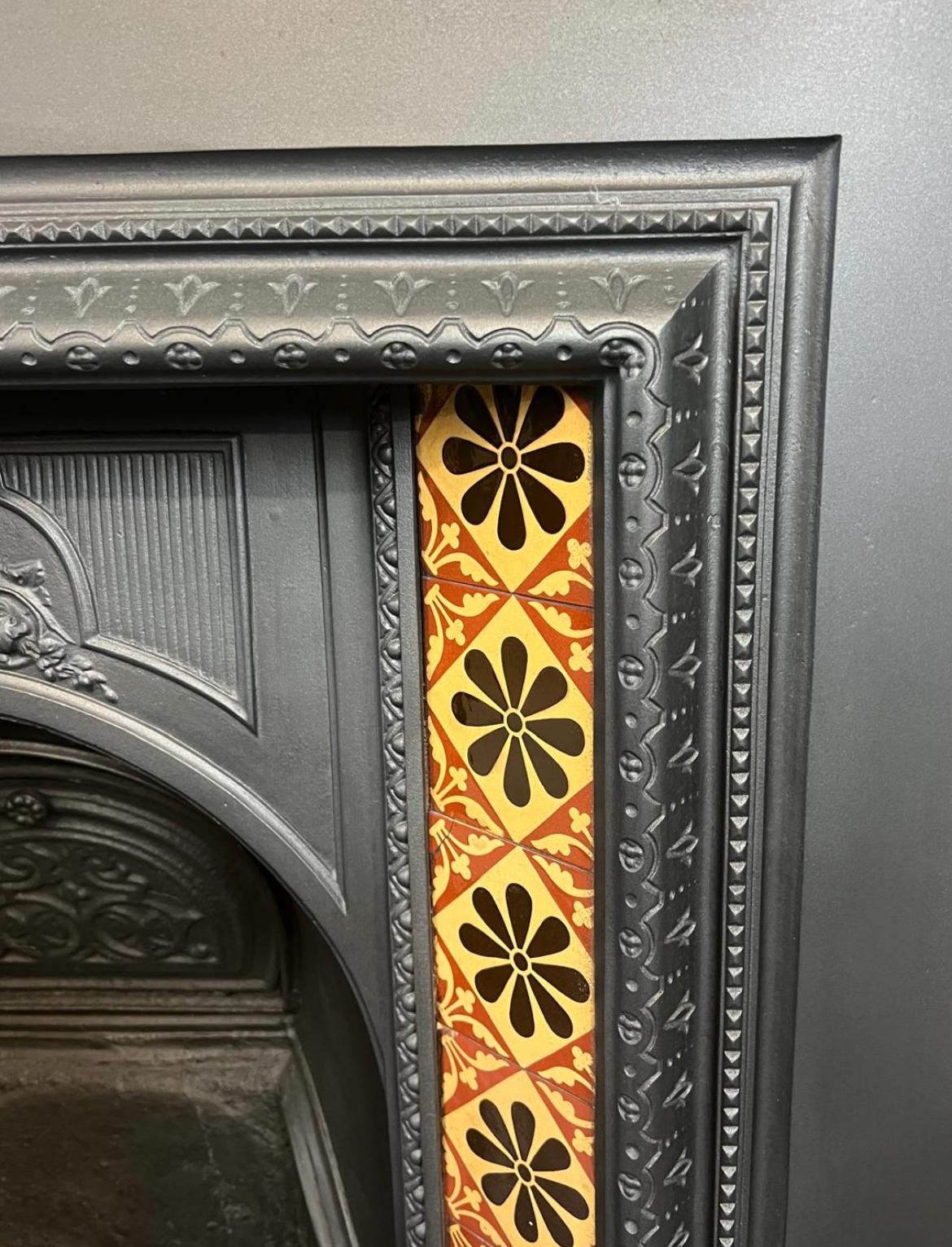 19th Century Cast Iron Tiled Fireplace Insert For Sale at 1stDibs
