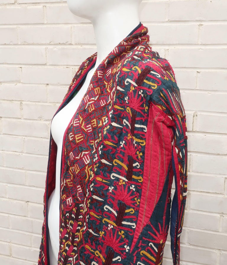 19th Century Central Asian Embroidered Chyrpy Mantle Cloak For Sale at ...