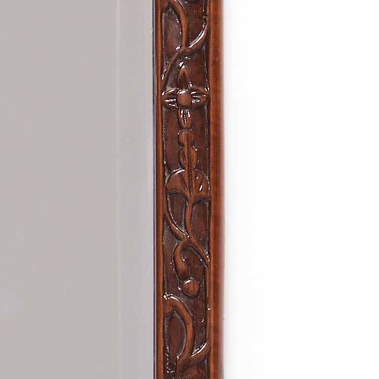 Cadre chinois sculpté à motifs floraux avec miroir, vers 1850 En vente ...