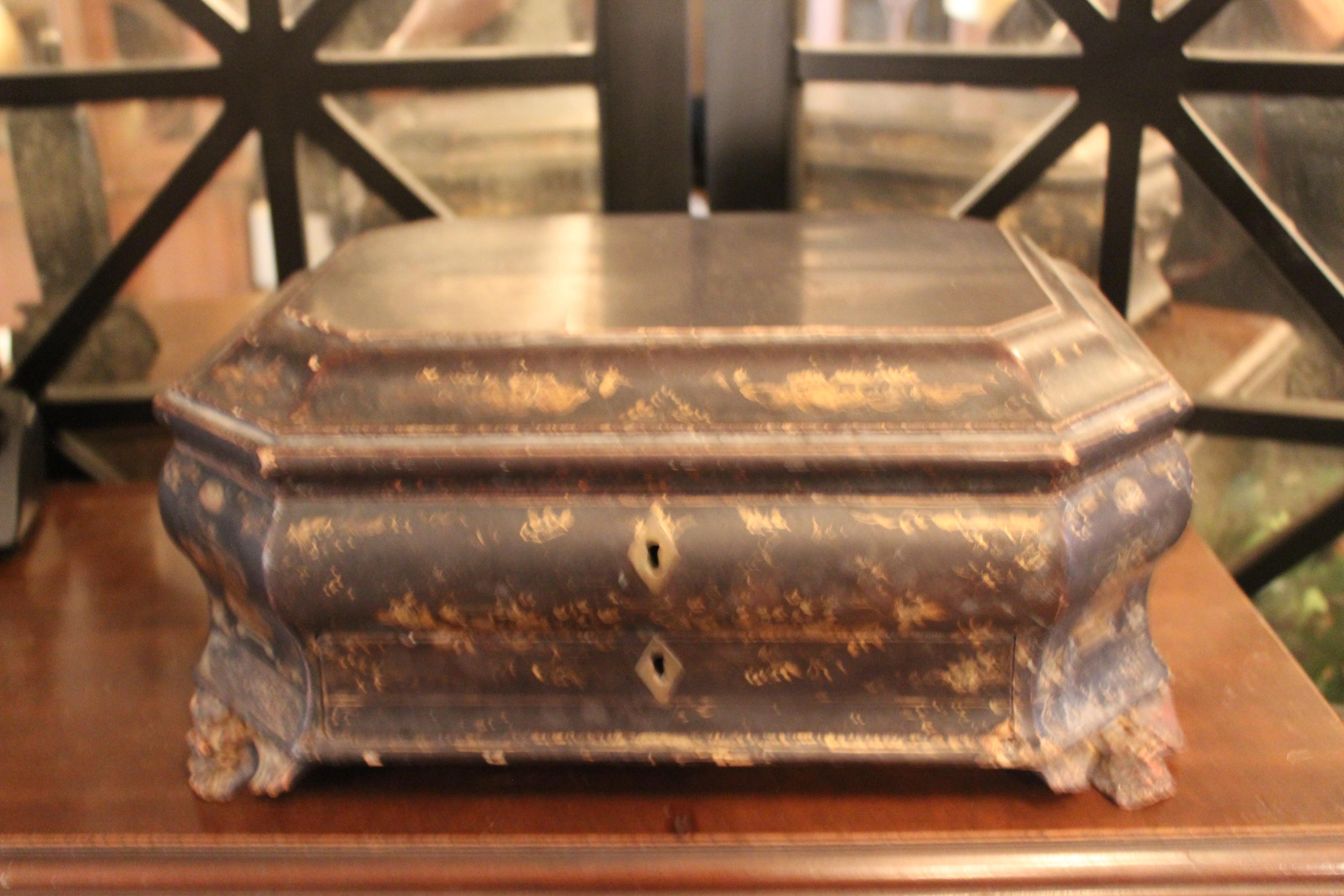 19th Century Chinese Lacquer Sewing Box For Sale at 1stDibs