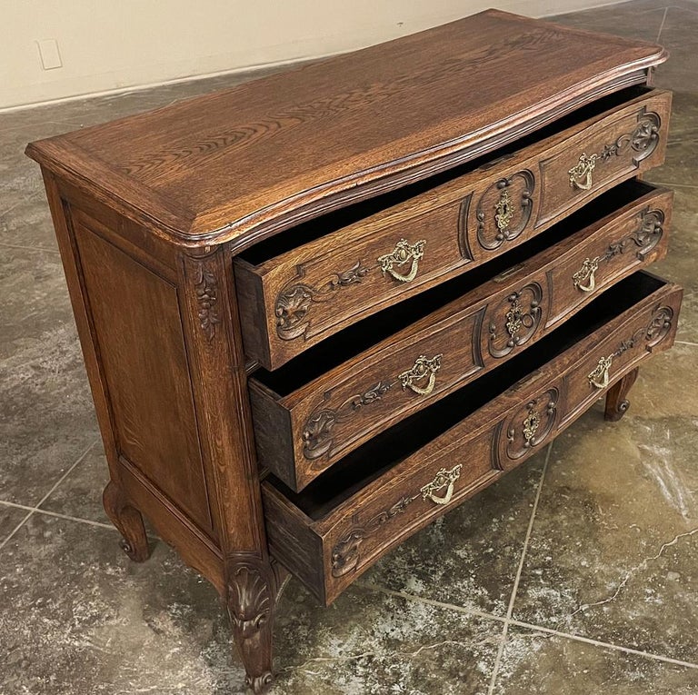 19th Century Country French Louis XIV Commode For Sale at 1stDibs