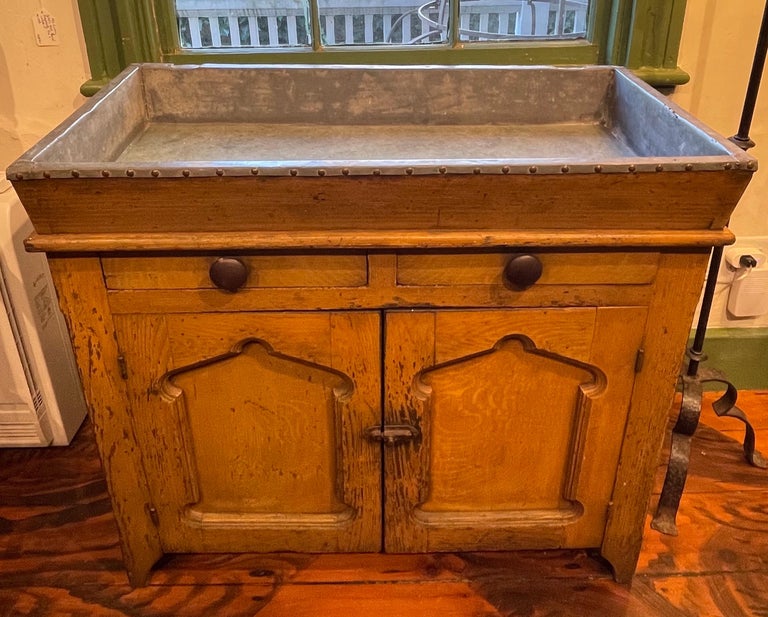 19th Century Dry Sink with Zinc Top and Mustard Paint For Sale at 1stDibs