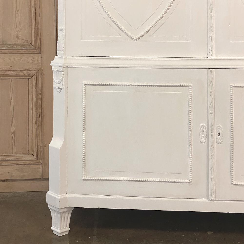 19th Century Dutch Painted Linen Cabinet For Sale at 1stDibs