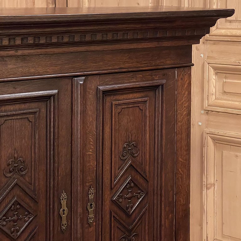 19th Century Dutch Raised Cabinet For Sale at 1stDibs