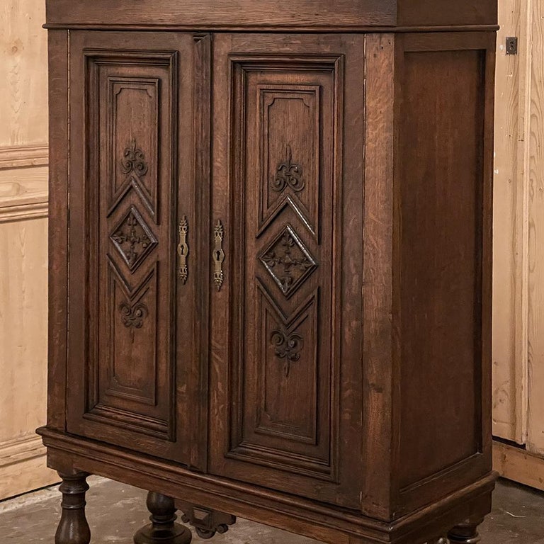 19th Century Dutch Raised Cabinet For Sale at 1stDibs