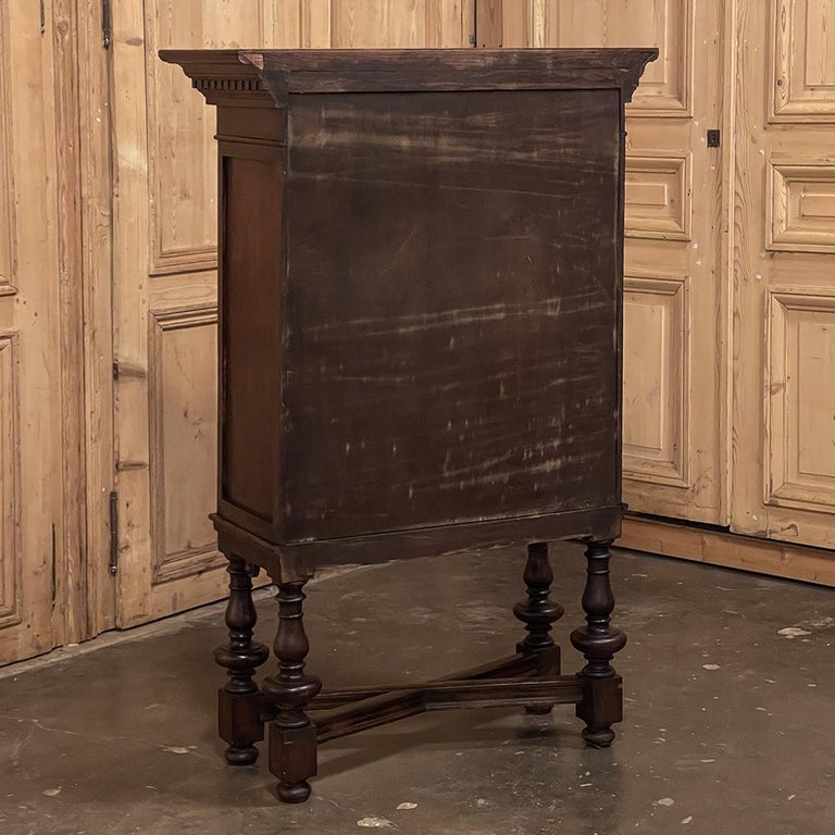 19th Century Dutch Raised Cabinet For Sale at 1stDibs