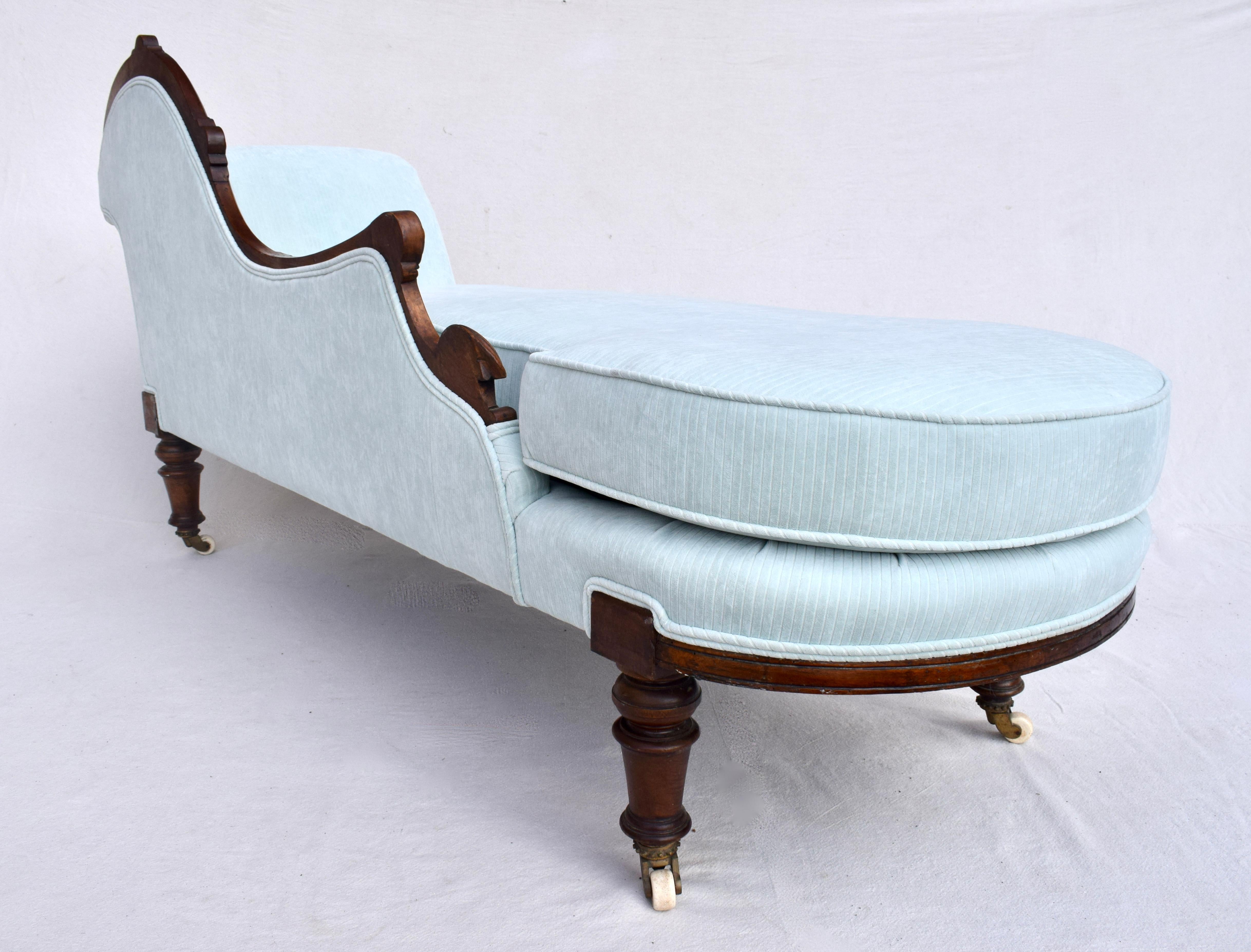 19th Century Empire Meridienne or Recamier in Carved Mahogany With ...