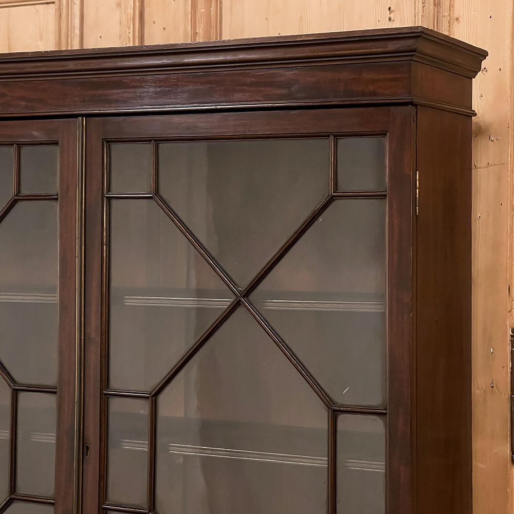 19th Century English Mahogany Bookcase ~ Curio Cabinet For Sale at 1stDibs