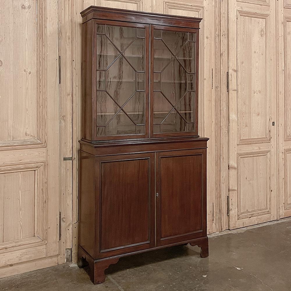 19th Century English Mahogany Bookcase ~ Curio Cabinet For Sale at 1stDibs