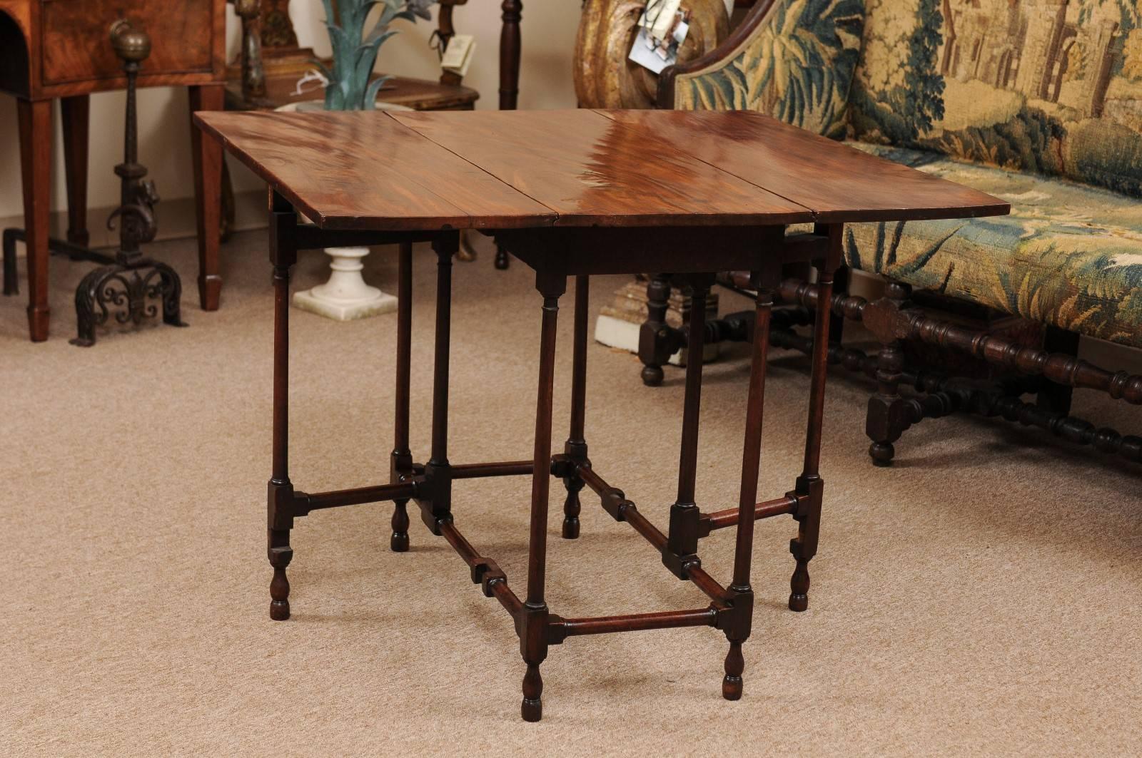 19th Century English Mahogany Spider Leg Drop-Leaf Table at 1stDibs