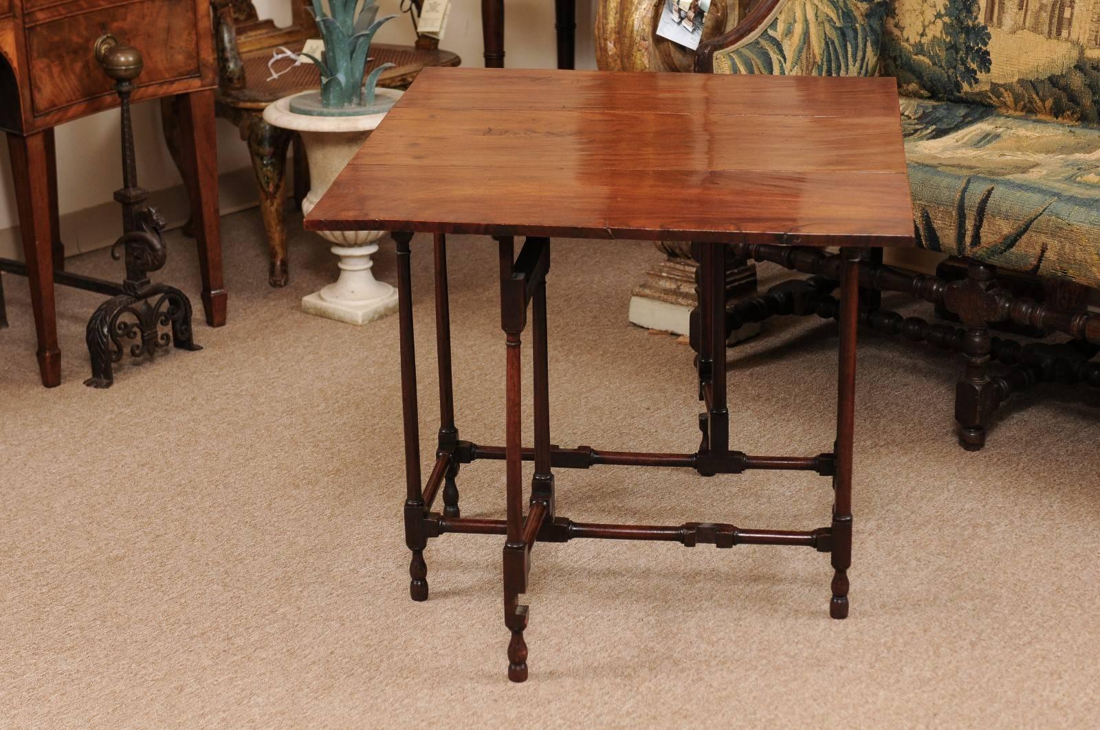 19th Century English Mahogany Spider Leg Drop-Leaf Table at 1stDibs