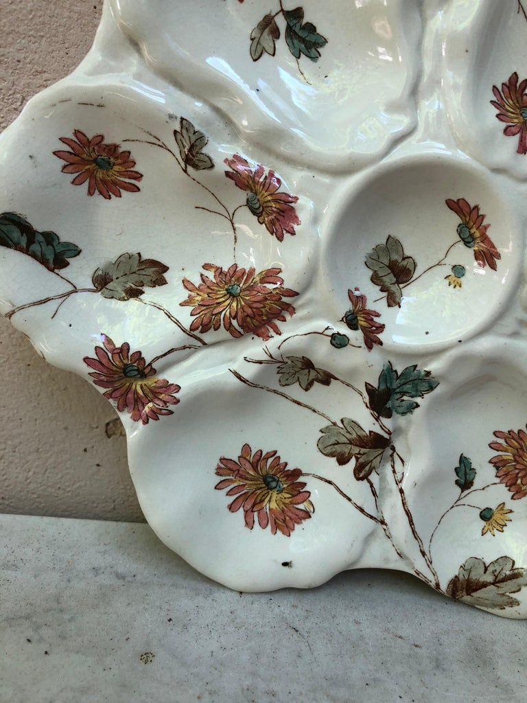 19th Century English Oyster Plate with Flowers Adderley For Sale at 1stDibs