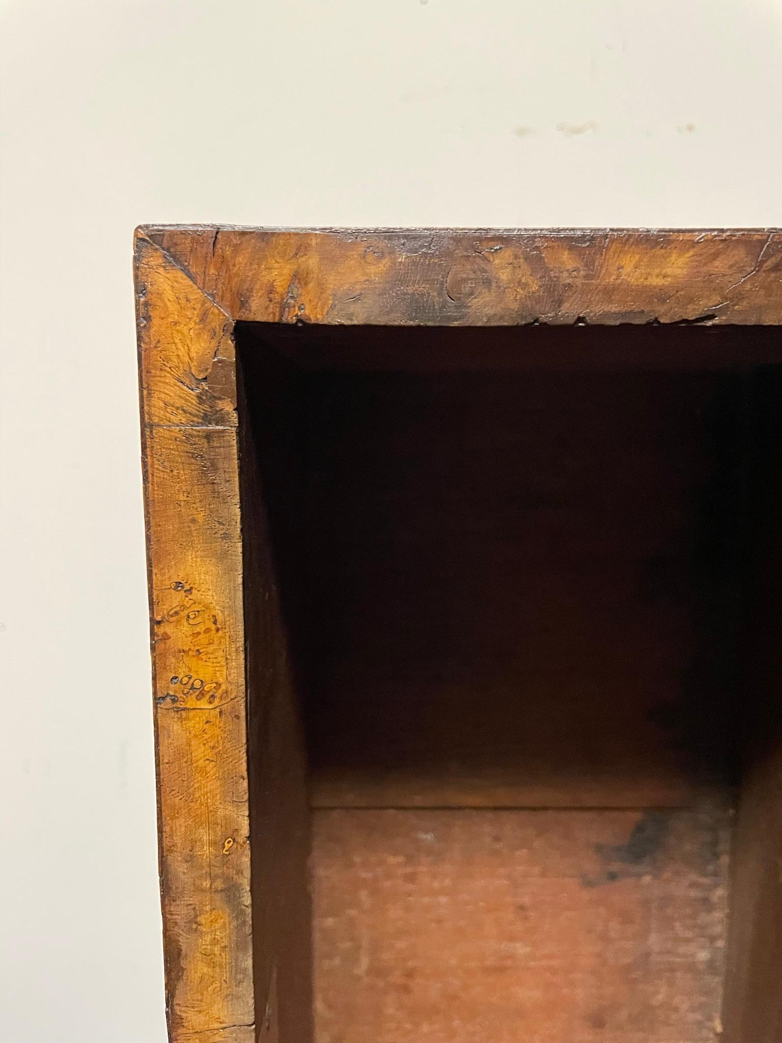 19th Century, English Regency Burl Wood Veneered Box For Sale at 1stDibs