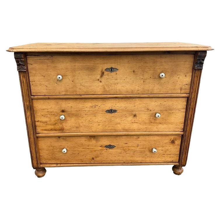 19th Century European Pine Chest For Sale at 1stDibs