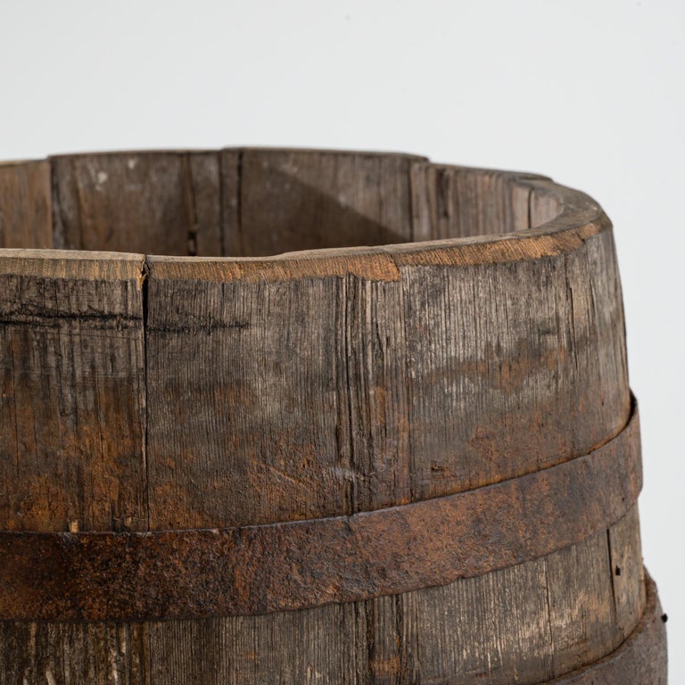 19th Century European Wooden Bucket For Sale at 1stDibs