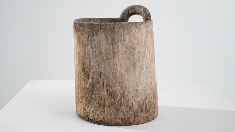 19th Century European Wooden Bucket For Sale at 1stDibs