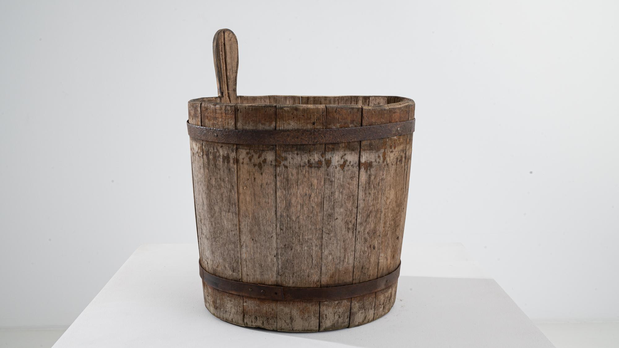 19th Century European Wooden Bucket For Sale at 1stDibs