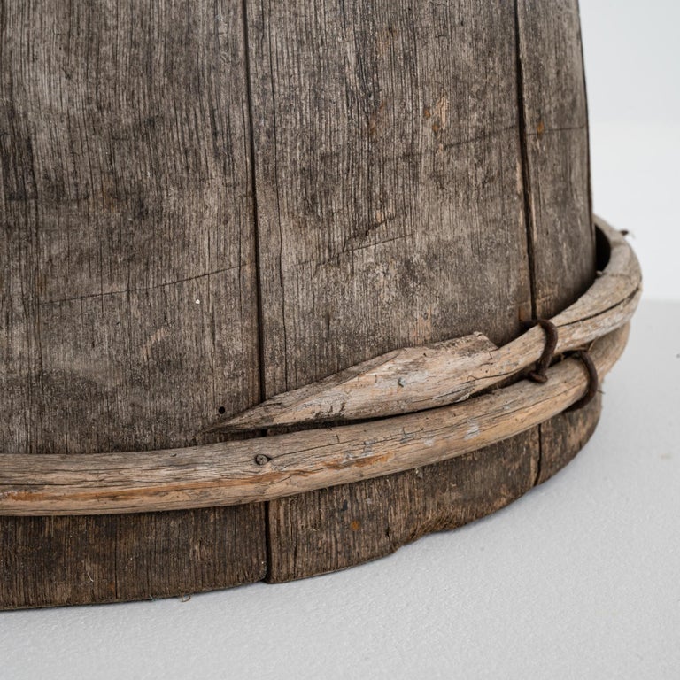 19th Century European Wooden Bucket For Sale at 1stDibs