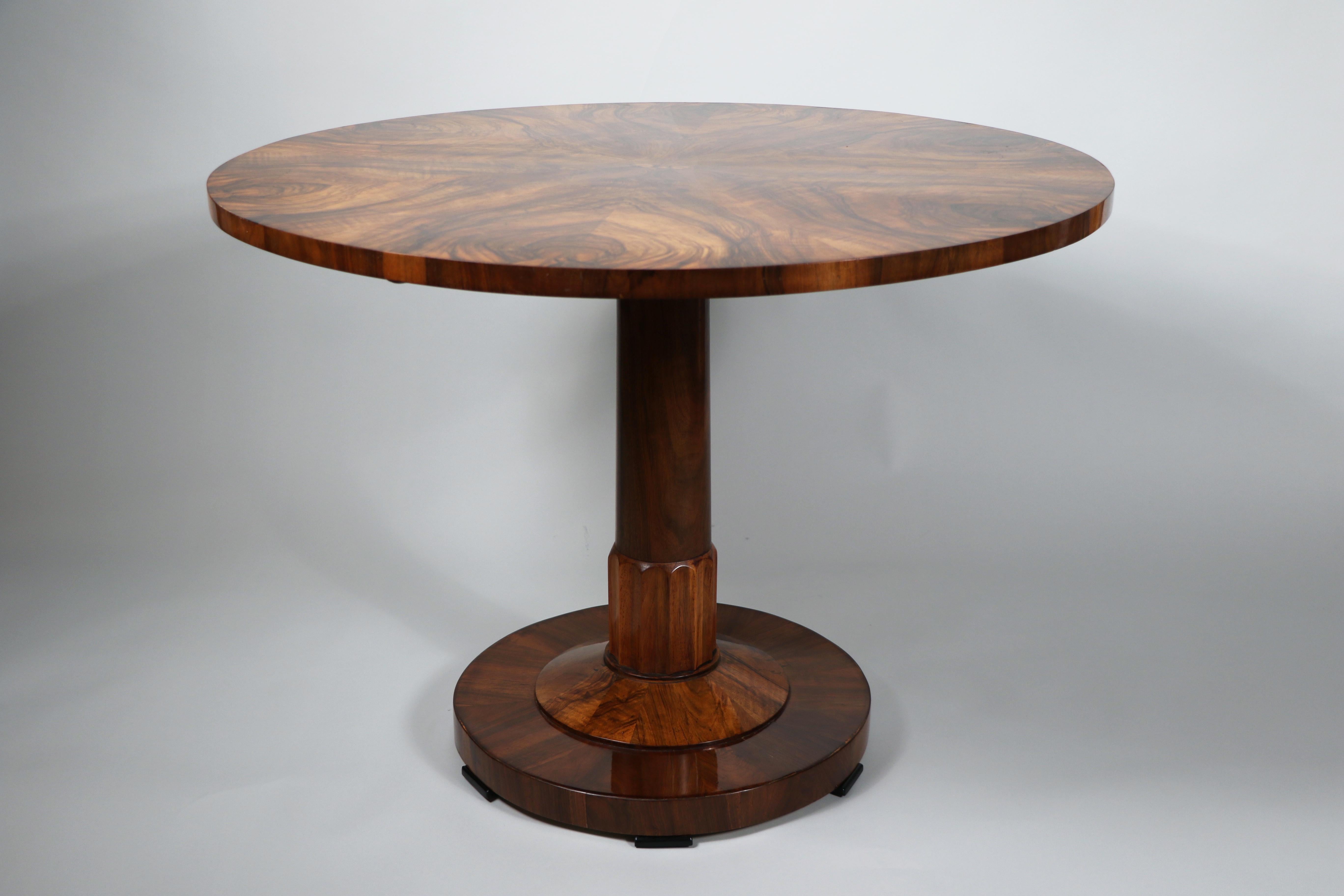 19th Century Biedermeier Walnut Table. Vienna, c. 1825. For Sale at 1stDibs
