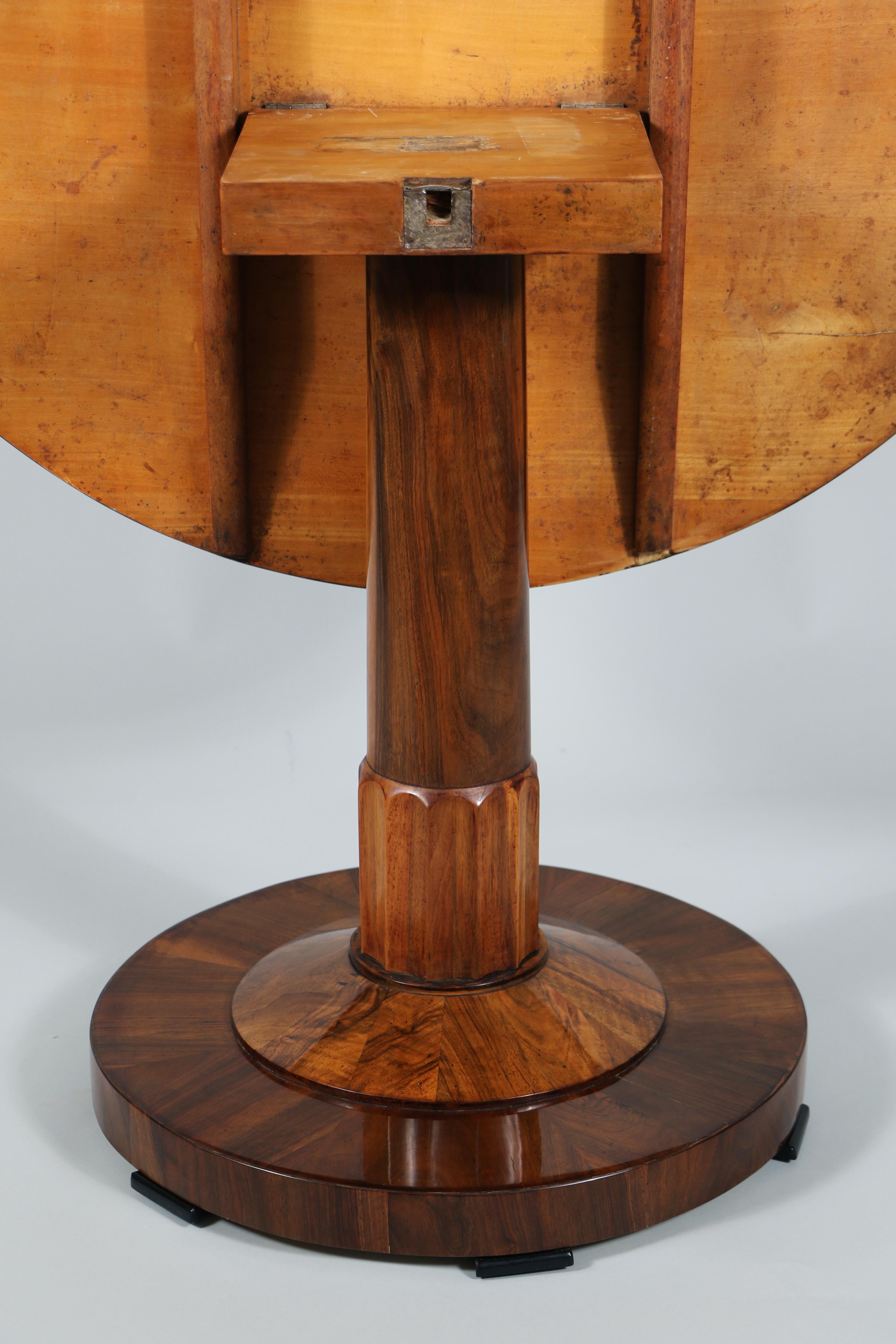 19th Century Fine Biedermeier Walnut Table. Vienna, c. 1825. For Sale ...