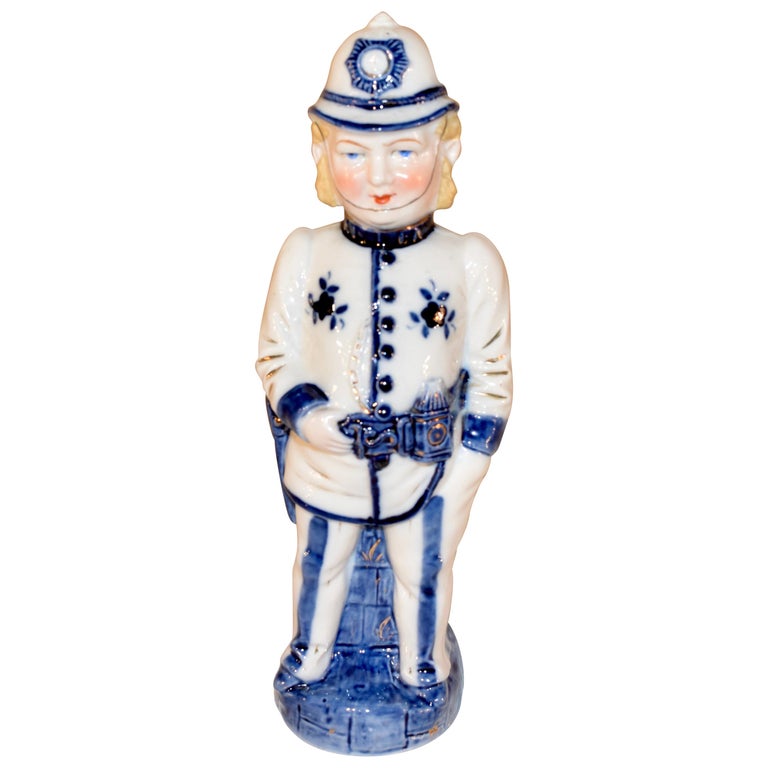 19th Century Flow Blue English Bobby Figure For Sale at 1stDibs