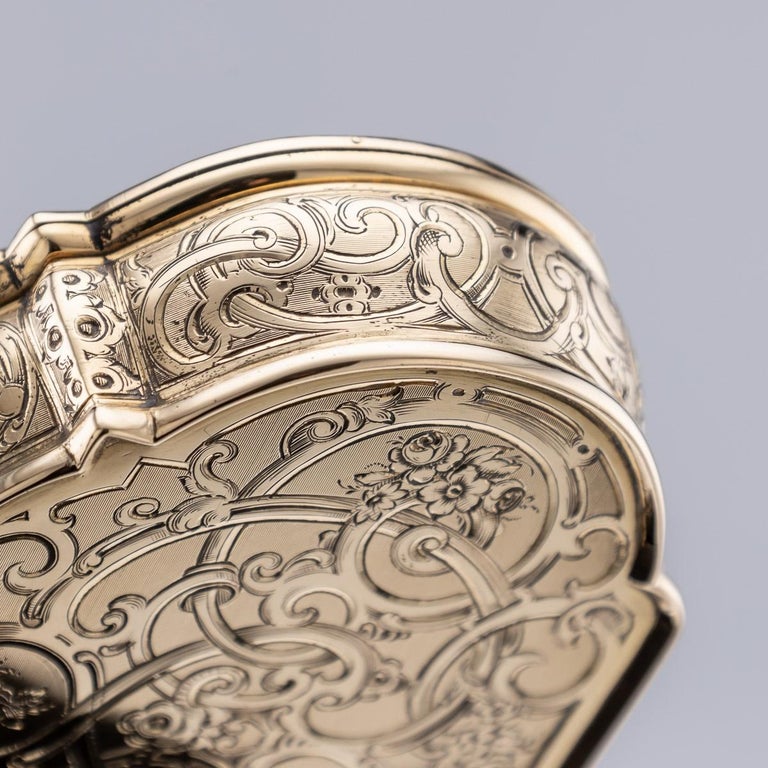 19th Century French 18K Gold Royal Presentation Snuff Box, c.1850 For ...