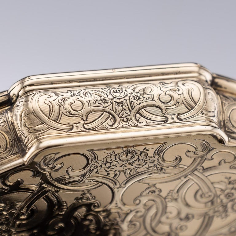 19th Century French 18K Gold Royal Presentation Snuff Box, c.1850 For ...