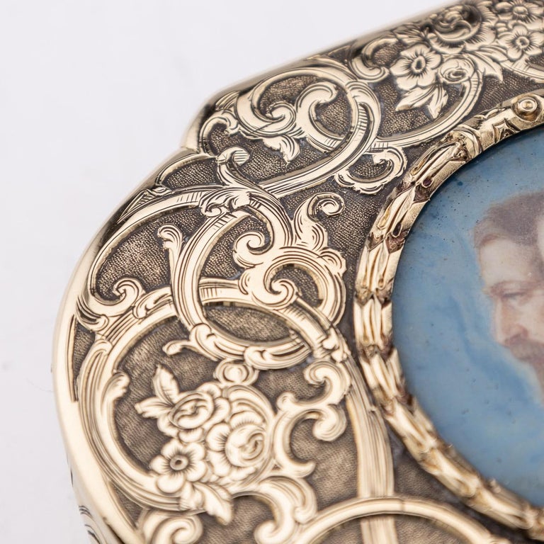 19th Century French 18K Gold Royal Presentation Snuff Box, c.1850 For ...
