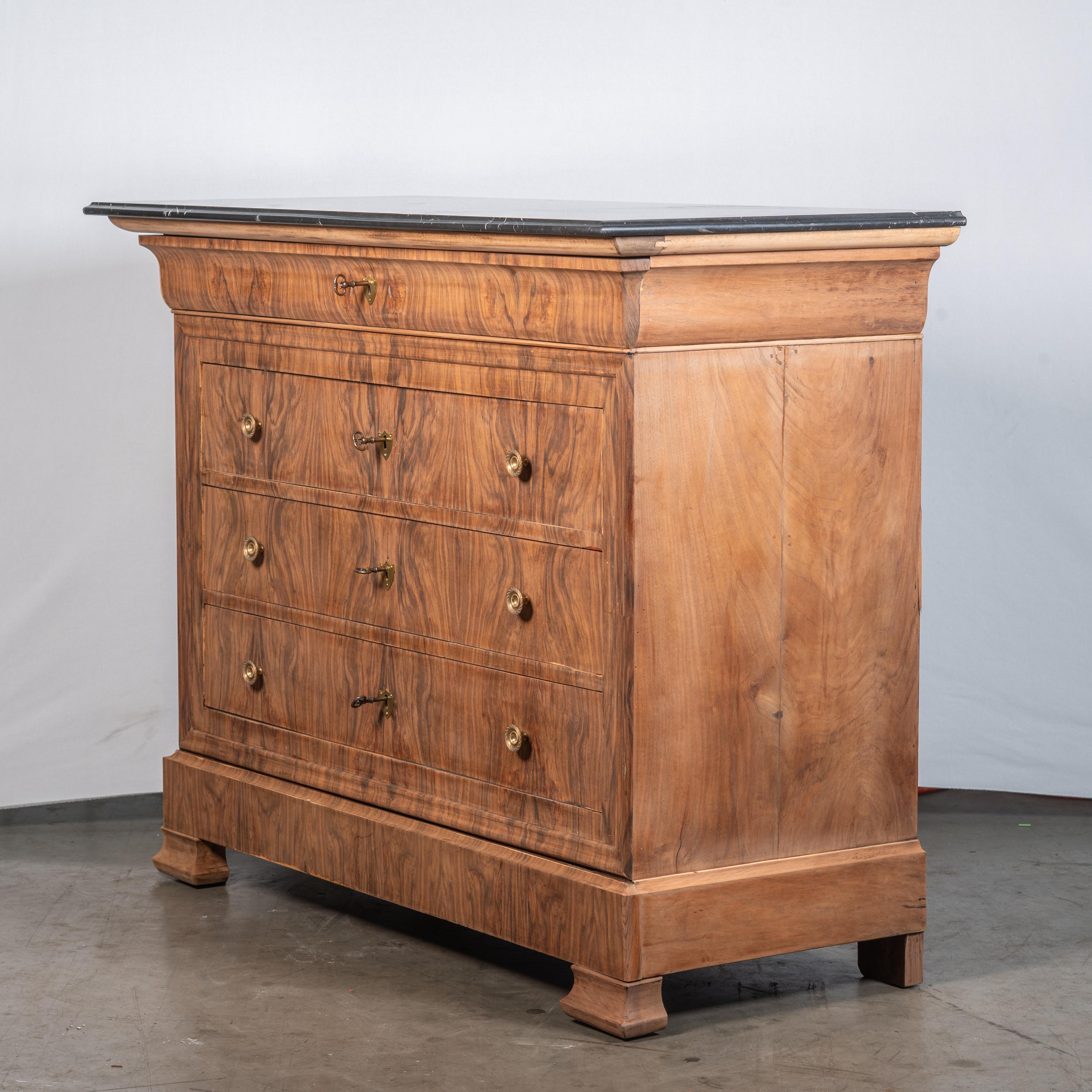 19th Century French Louis Philippe Walnut Commode For Sale at 1stDibs