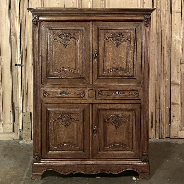 19th Century French Louis XIV Cabinet, Homme Debout For Sale at 1stDibs