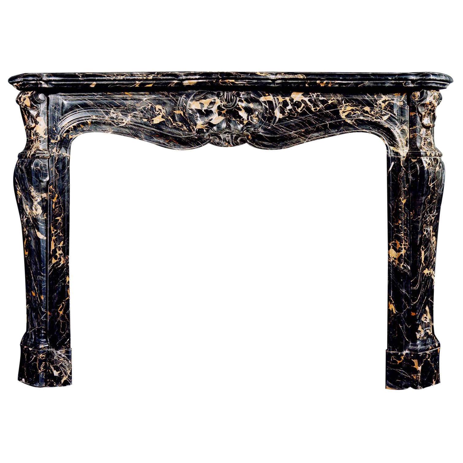 French Renaissance style marble fireplace lintel - 19th Century at 1stDibs
