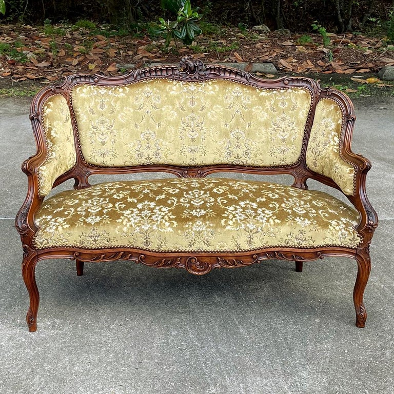 19th Century French Louis XV Walnut Canape For Sale at 1stDibs