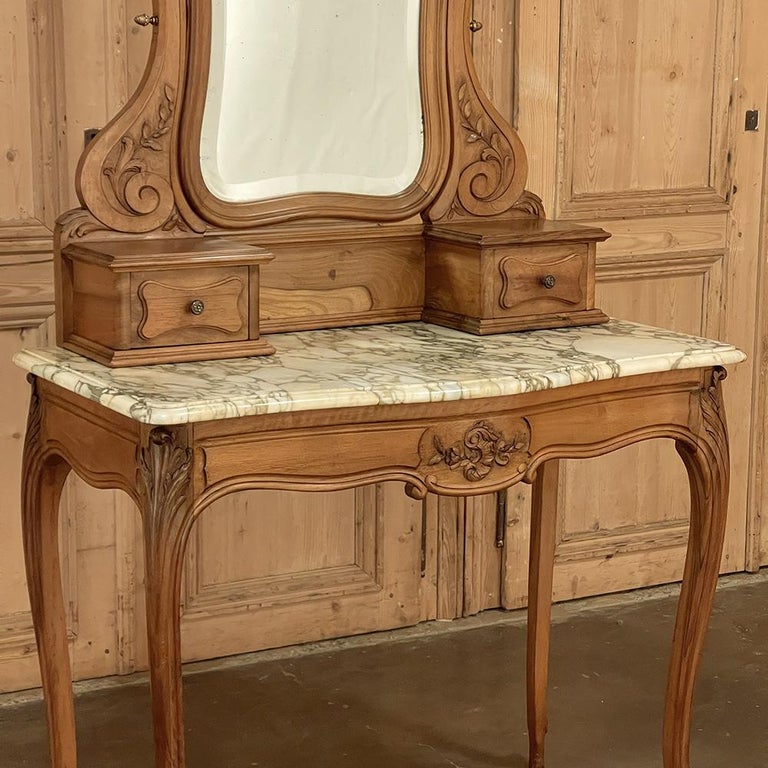 Coiffeuse française Louis XV du 19ème siècle avec plateau en marbre et ...