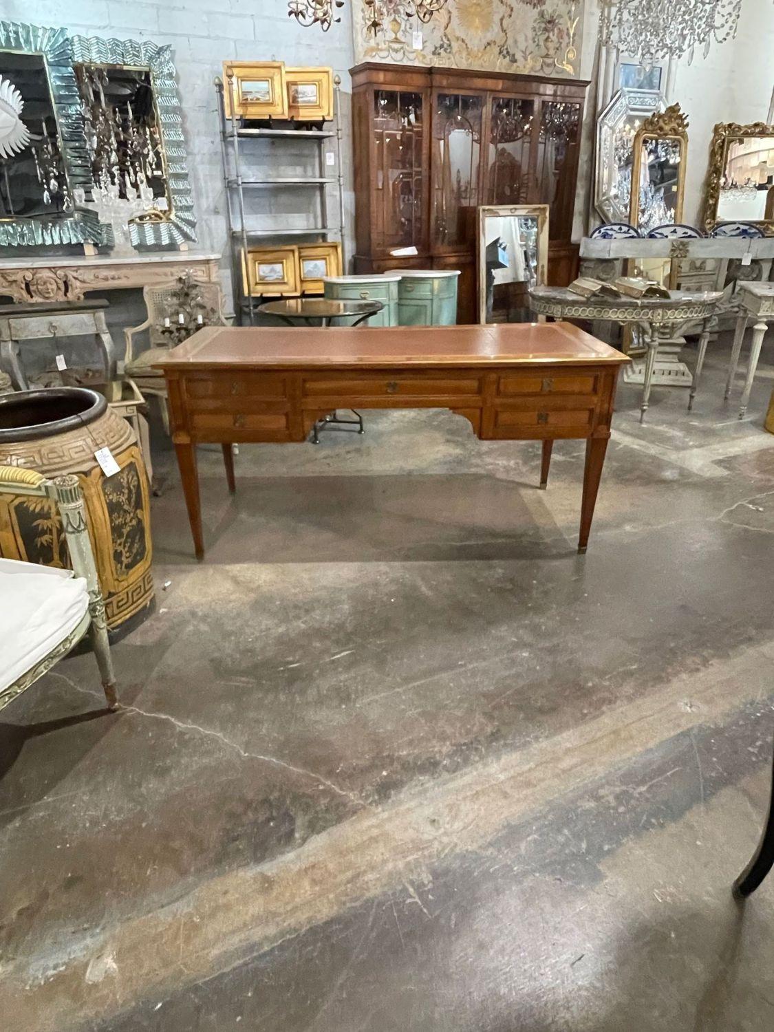 19th Century French Louis XVI Style Walnut Desk For Sale at 1stDibs
