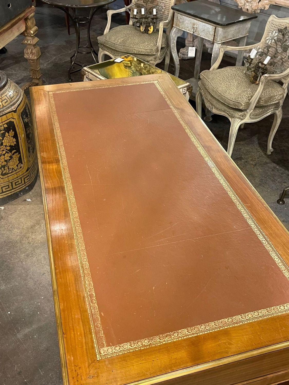 19th Century French Louis XVI Style Walnut Desk For Sale at 1stDibs