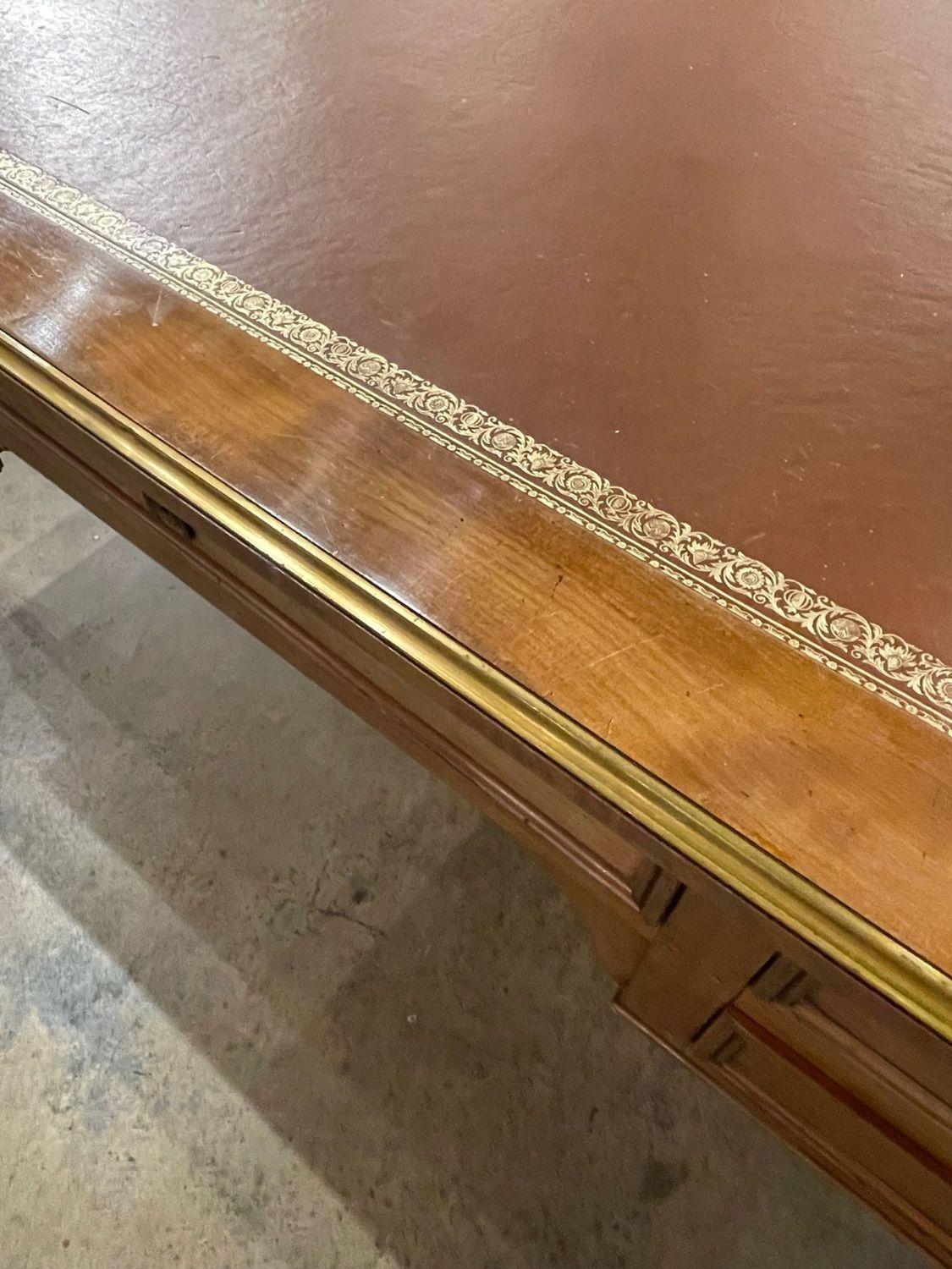 19th Century French Louis XVI Style Walnut Desk For Sale at 1stDibs