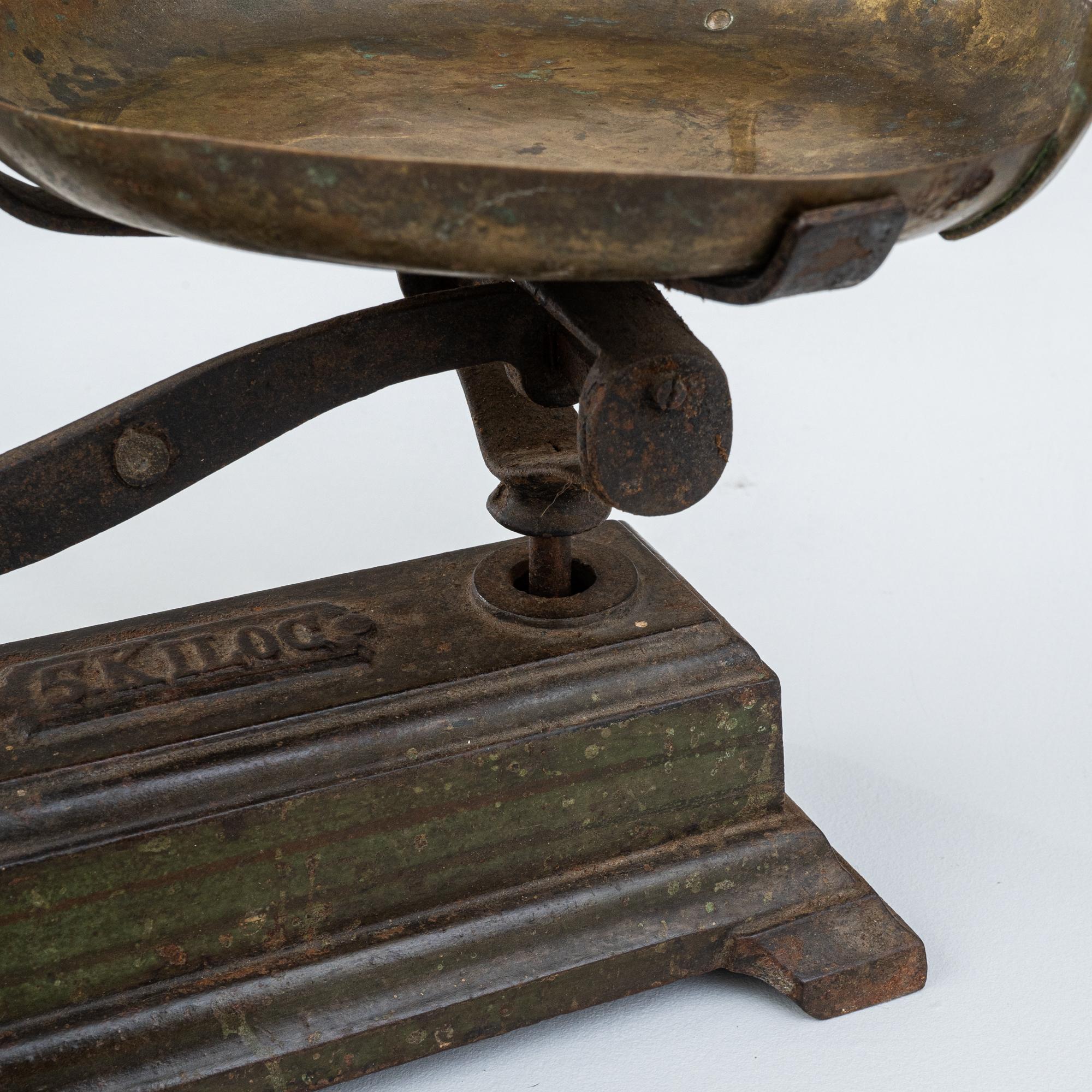 19th Century French Metal Scale For Sale at 1stDibs