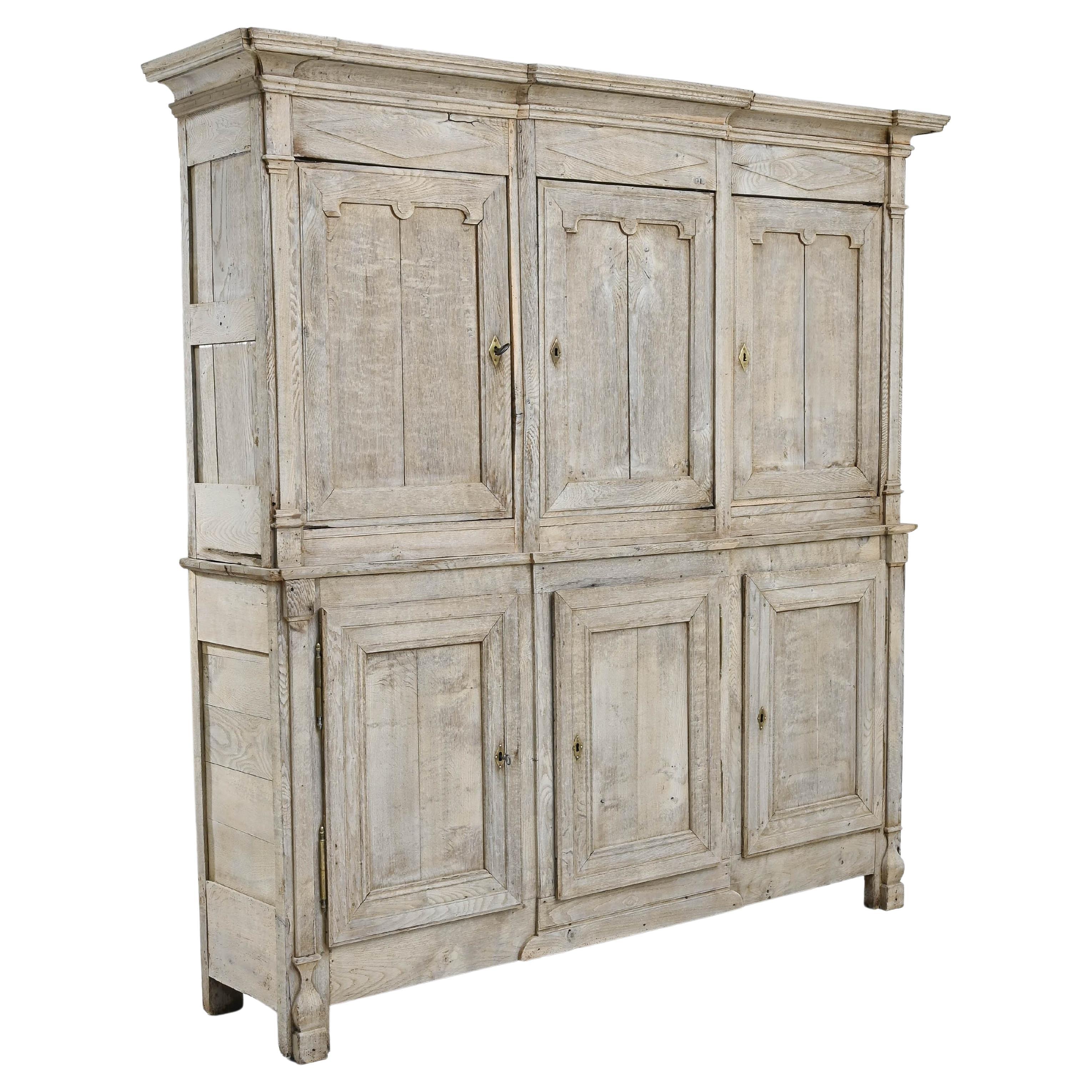 Early 19th Century French Provincial Rustic Oak Cabinet For Sale at 1stDibs