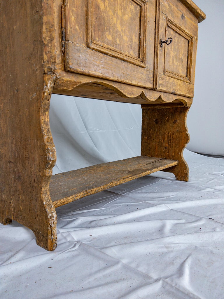 19th Century French Original Paint Server For Sale at 1stDibs