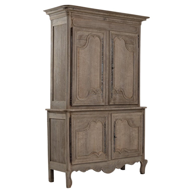 19th Century French Provincial Buffet a Deux Corps For Sale at 1stDibs