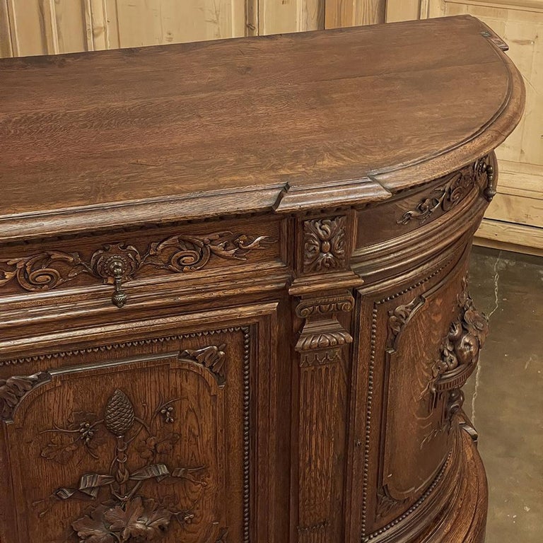 19th Century French Renaissance Buffet with Rounded Sides For Sale at ...