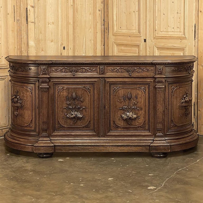 19th Century French Renaissance Buffet with Rounded Sides For Sale at ...