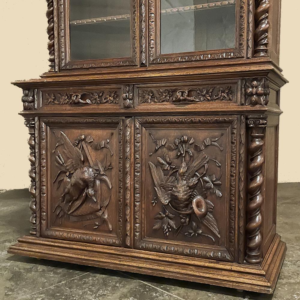 19th Century French Renaissance Revival Hunt Bookcase For Sale at 1stDibs