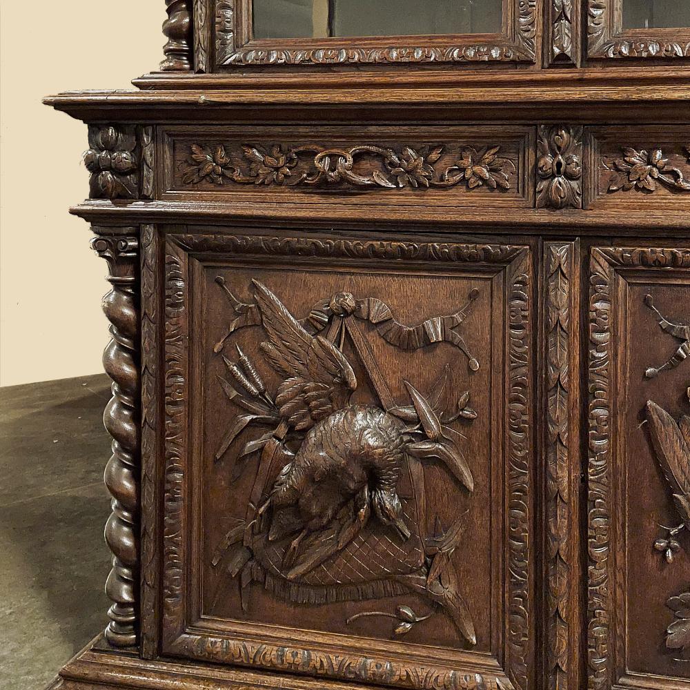 19th Century French Renaissance Revival Hunt Bookcase For Sale at 1stDibs