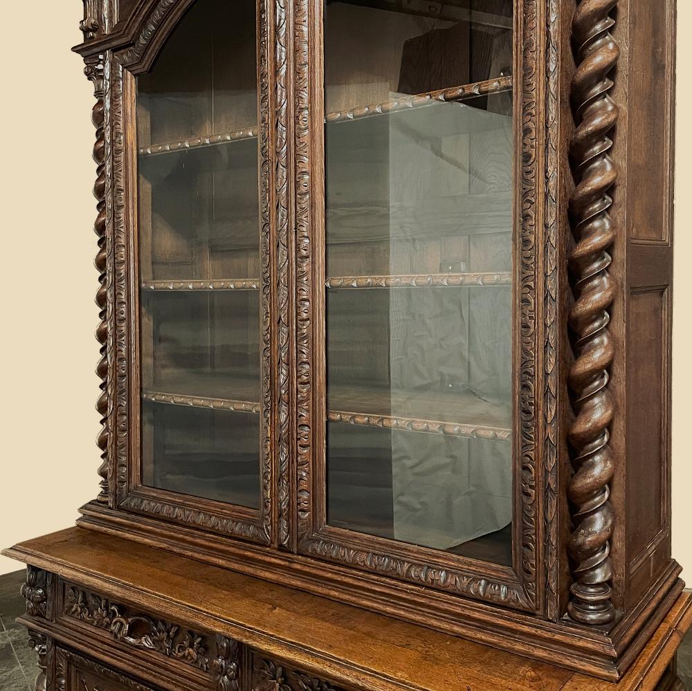 19th Century French Renaissance Revival Hunt Bookcase For Sale at 1stDibs