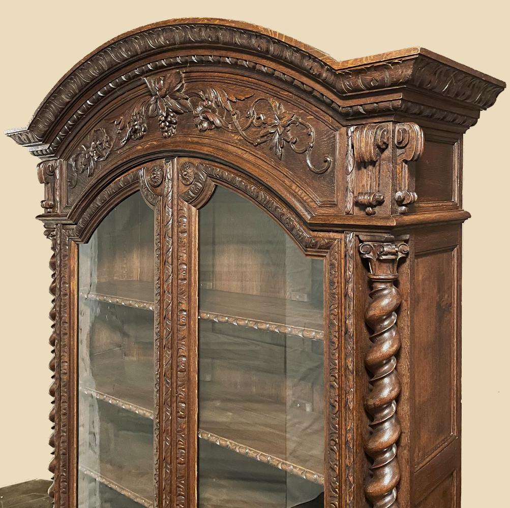 19th Century French Renaissance Revival Hunt Bookcase For Sale at 1stDibs
