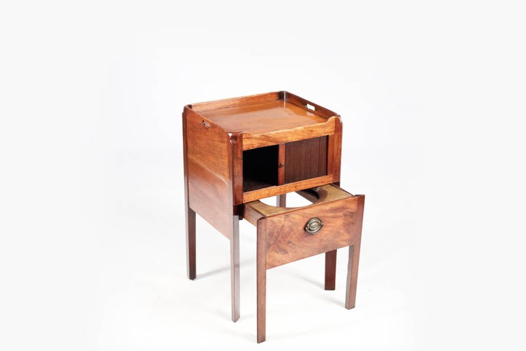 19th Century Georgian Commode For Sale at 1stDibs